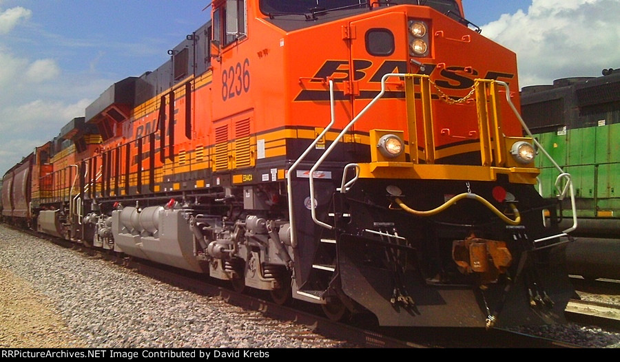 BNSF 8236